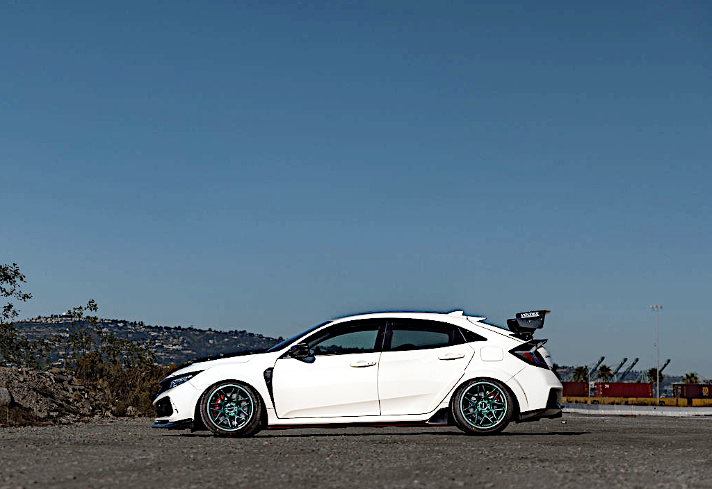 HONDA シビック タイプR FK8 × モテギレーシング MR158 ツバキ 18インチ - プラドファン | ランクル・プラド ...